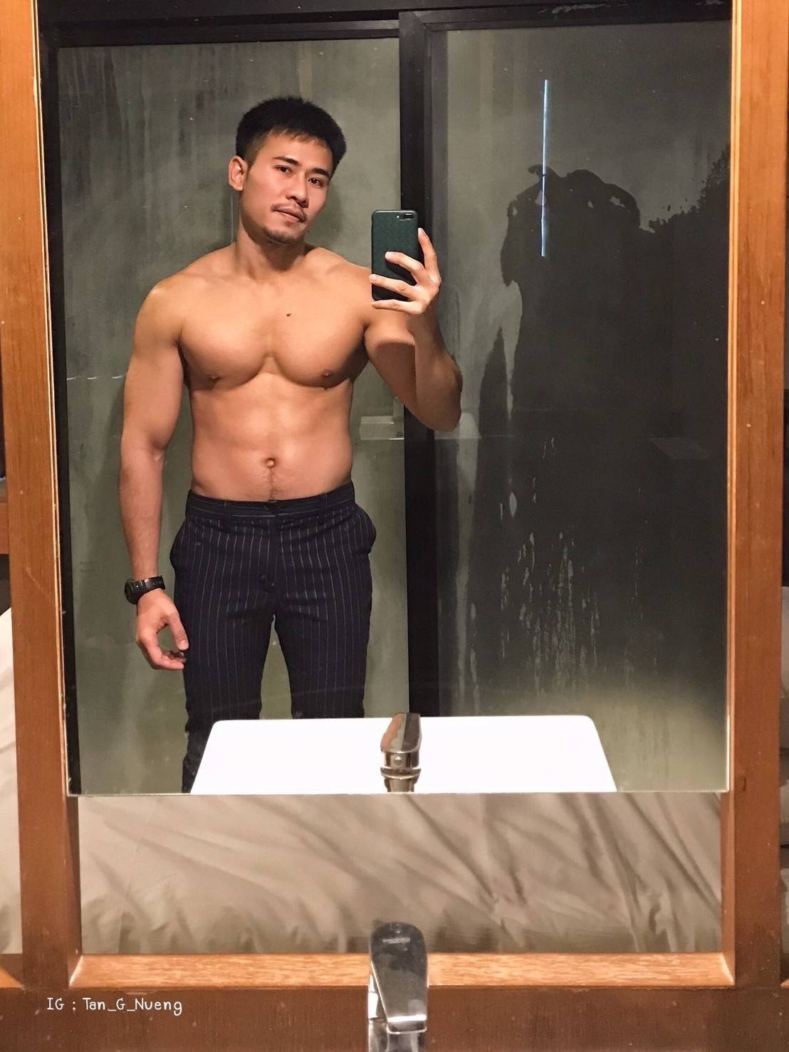 Tan – 180cm / 70kg – Men”s Massage, Bangkok, Thailand.